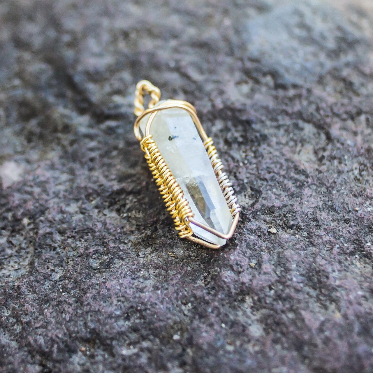 Quartz Crystal Pendant on Luulla